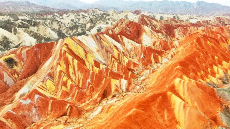 Rainfall Transforms China’s Colorful Danxia Landforms into a Real-Life Rainbow 🌈 - News for ...