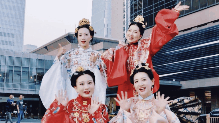 Hanfu Revival: Youth and Tradition Shine in Modern Beijing - News for ...