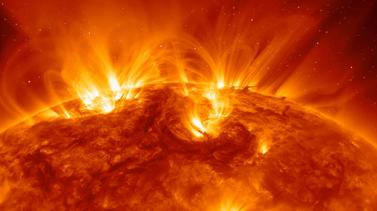Epic Solar Flare Lights Up Skies: Aurora Alert - News for amigos, by amigos